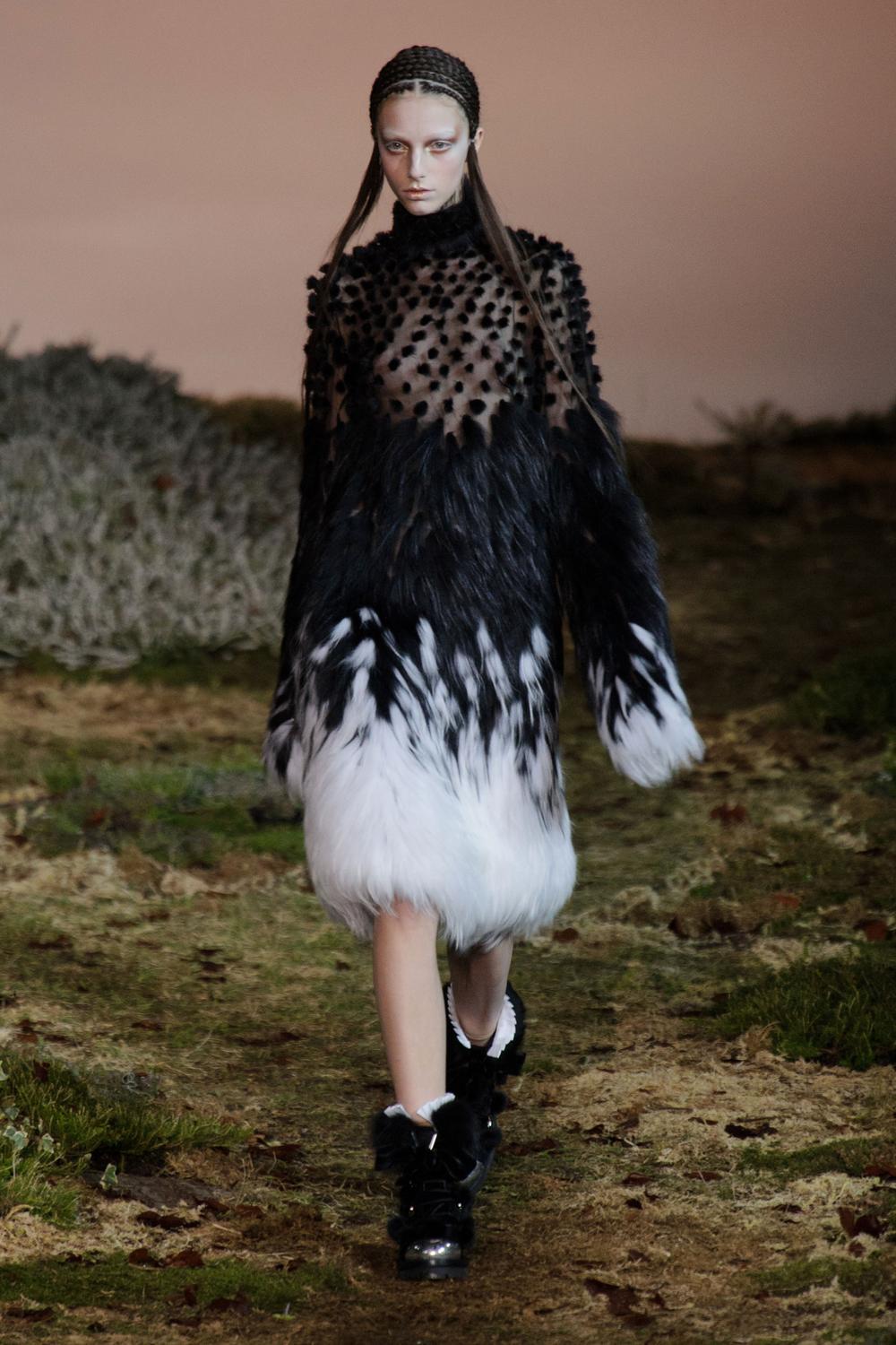 Défilé Alexander Mcqueen Automne Hiver 2014 2015 Prêt à Porter