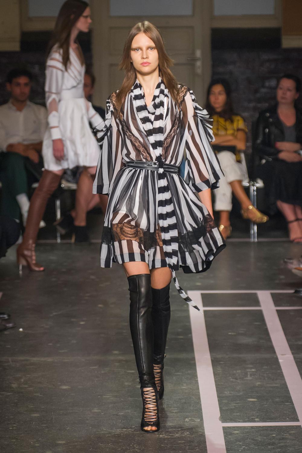 Défilé Givenchy printemps-été 2015 Prêt-à-porter