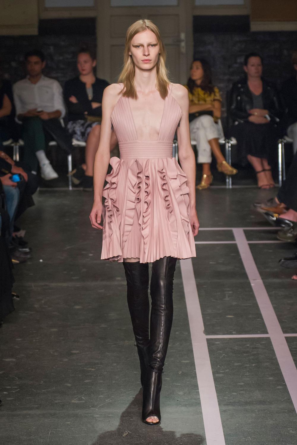 Défilé Givenchy printemps-été 2015 Prêt-à-porter