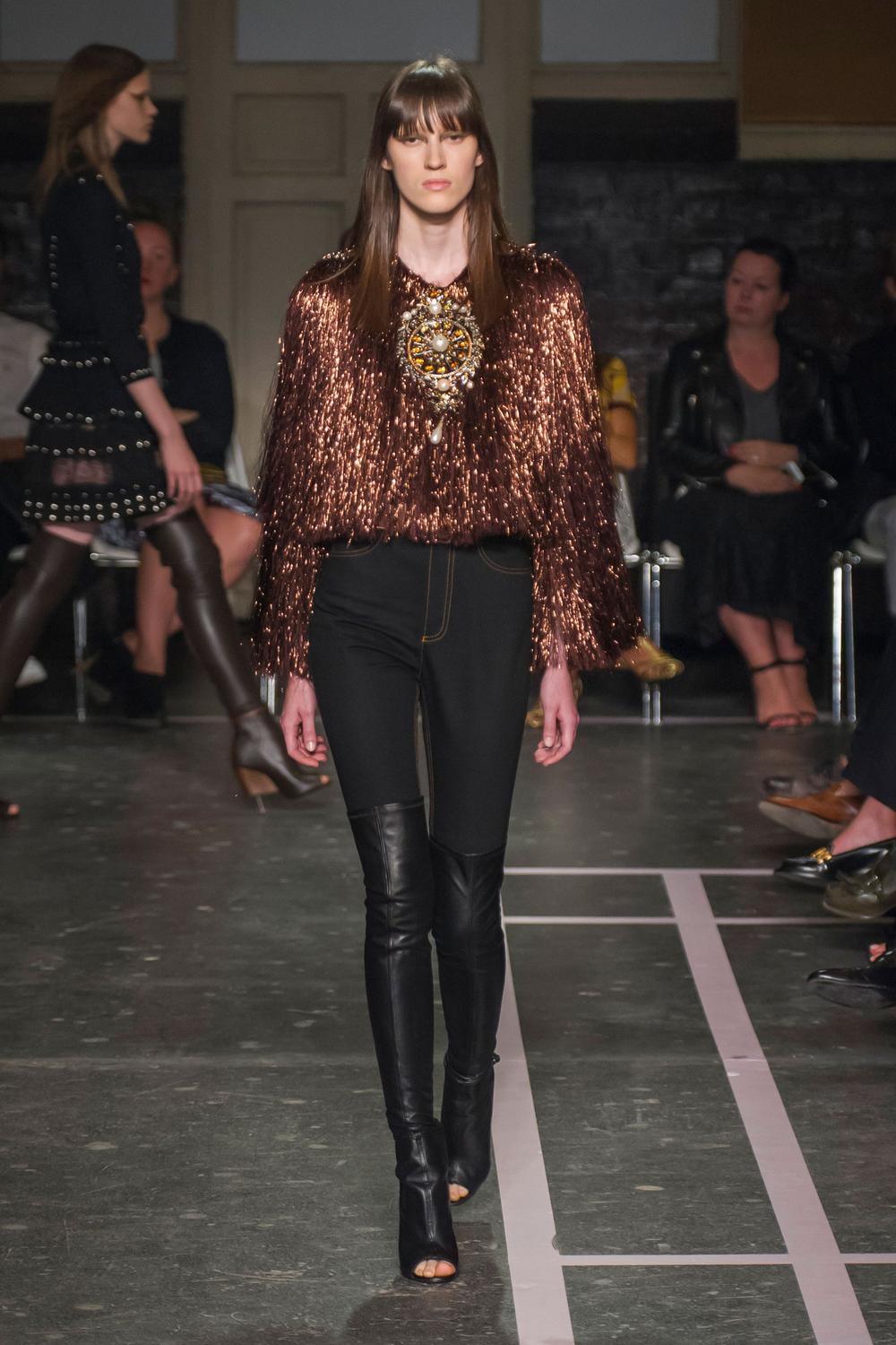 Défilé Givenchy printemps-été 2015 Prêt-à-porter