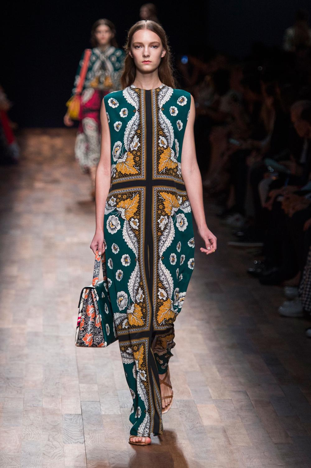 Défilé Valentino printemps-été 2015 Prêt-à-porter