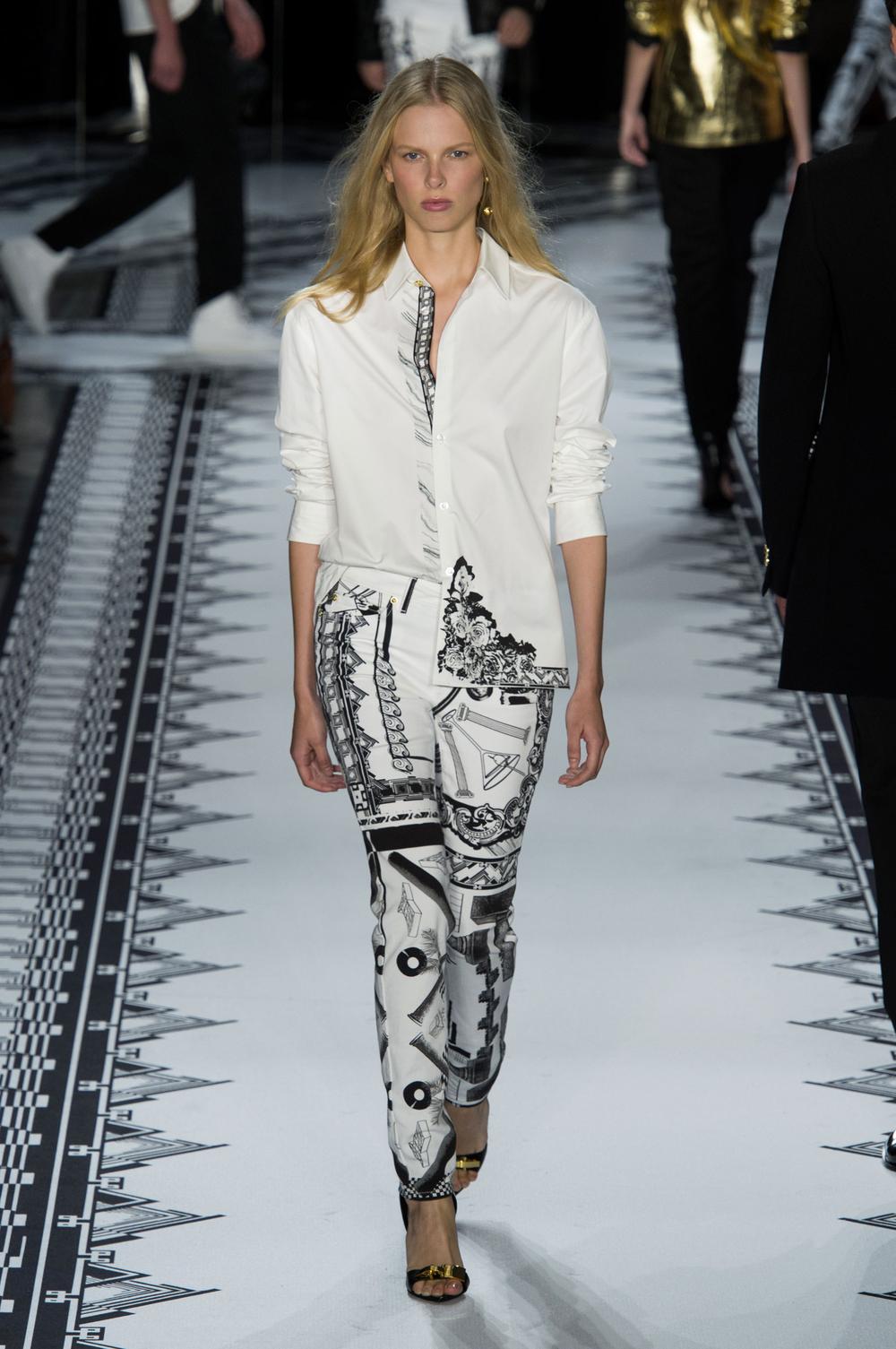 Défilé Versus printemps-été 2015 Prêt-à-porter