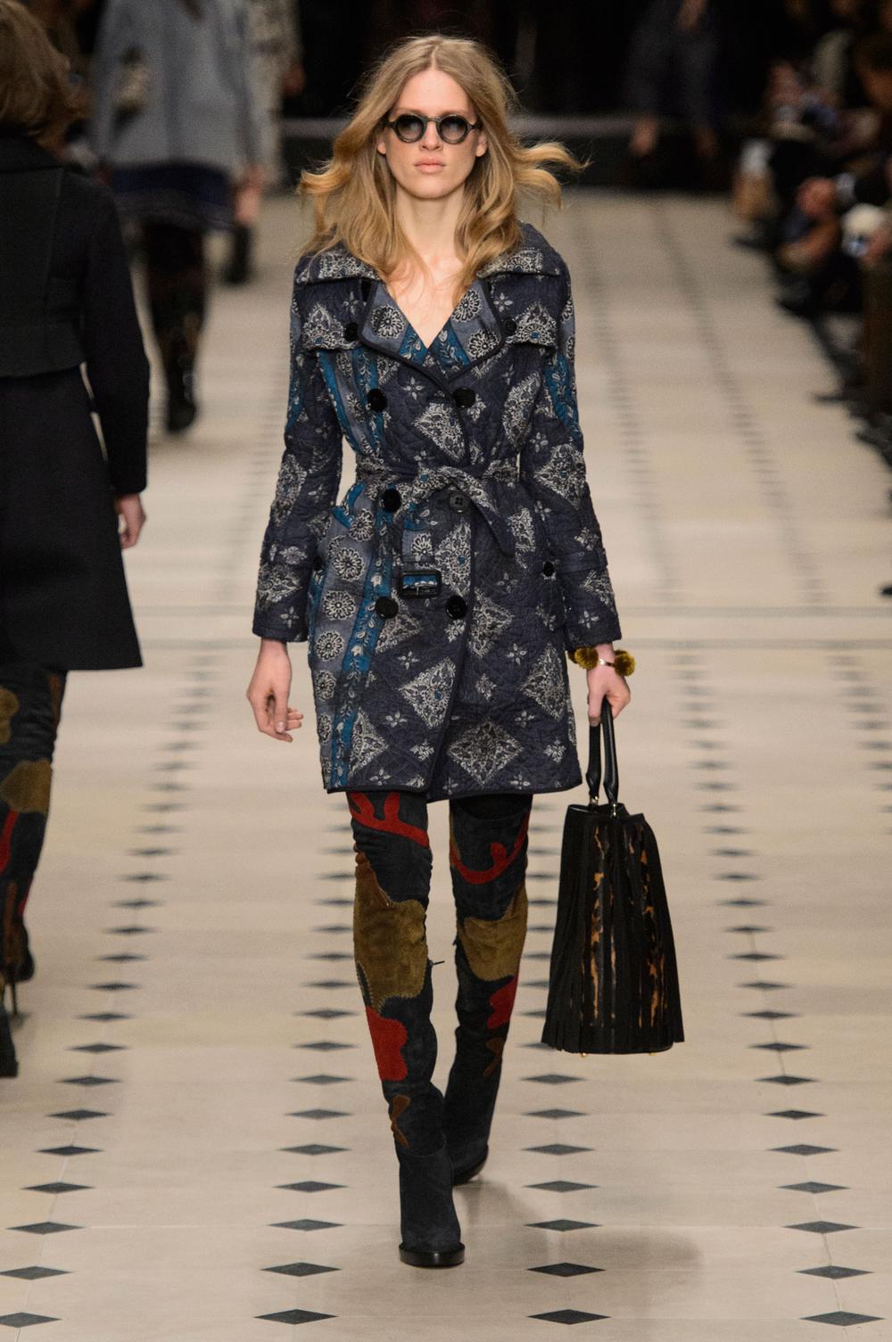 Défilé Burberry Automne-hiver 2015-2016 Prêt-à-porter