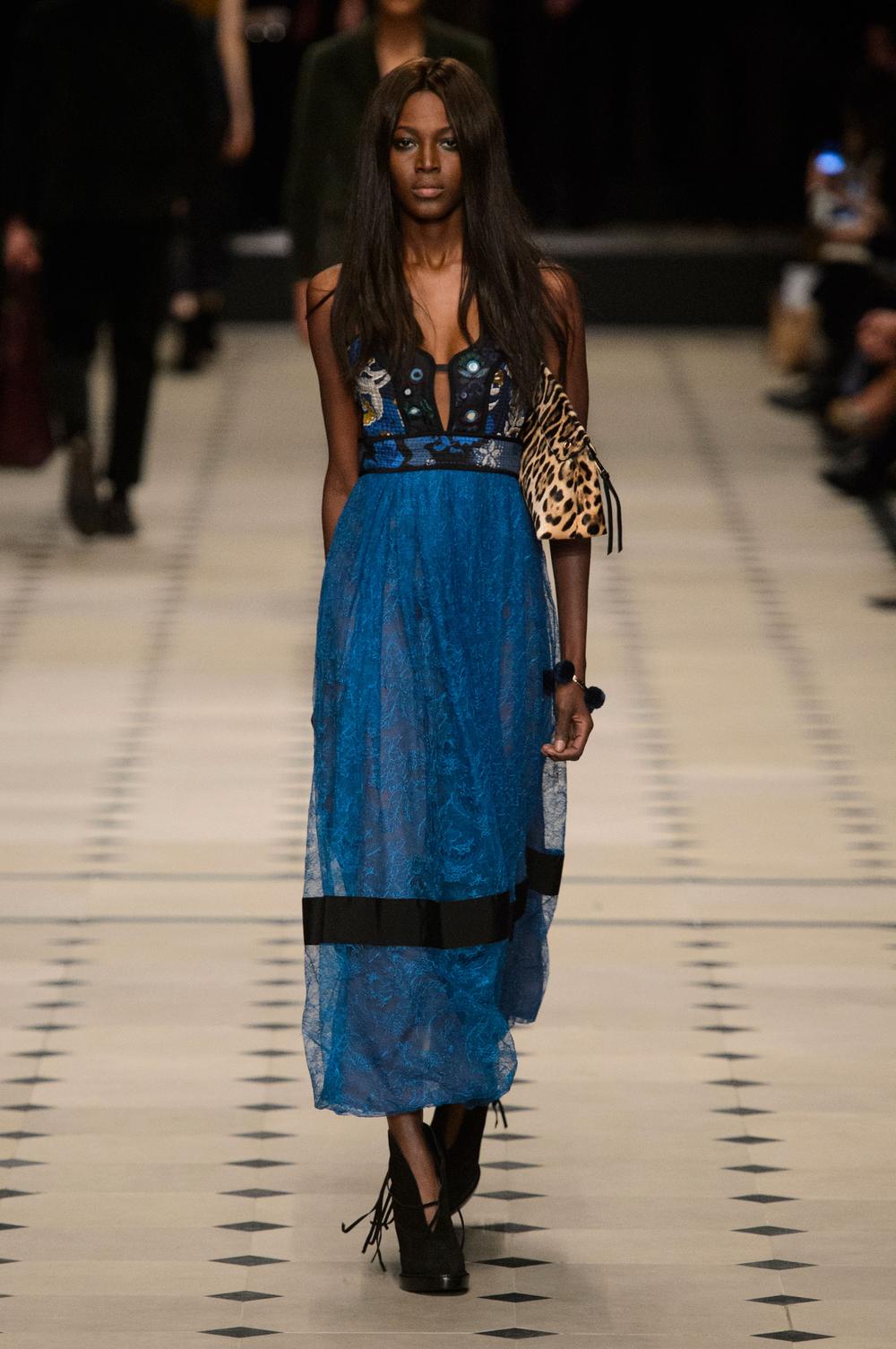 Défilé Burberry Automne-hiver 2015-2016 Prêt-à-porter