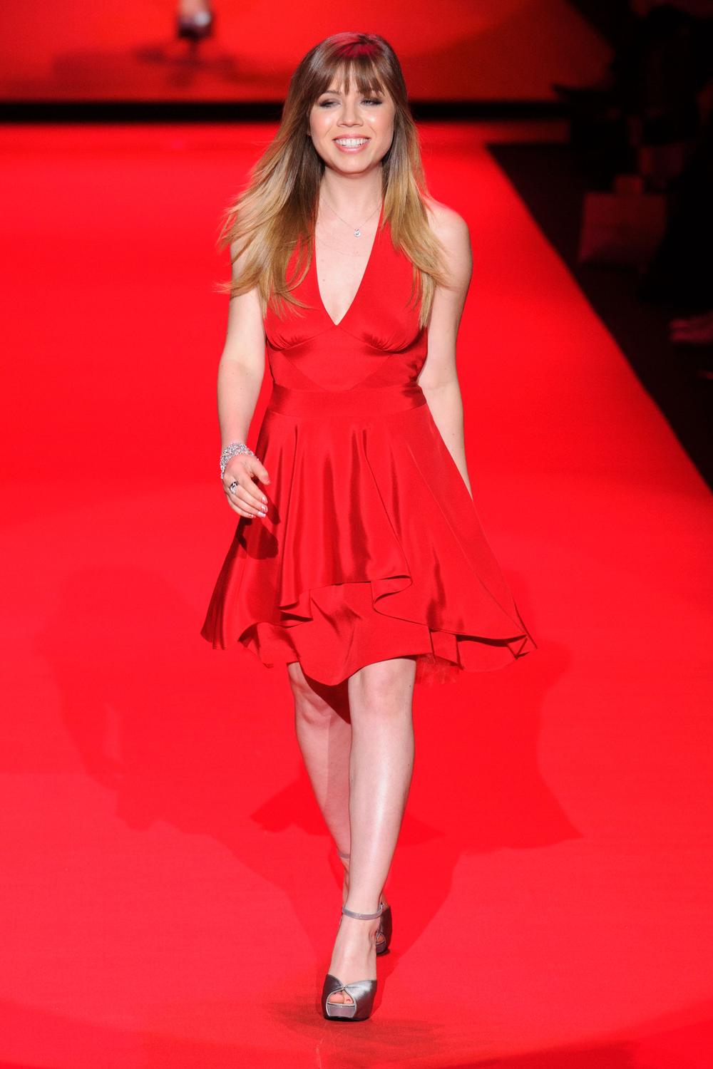 Défilé Red Dress Collection Automne-hiver 2015-2016 Prêt-à-porter