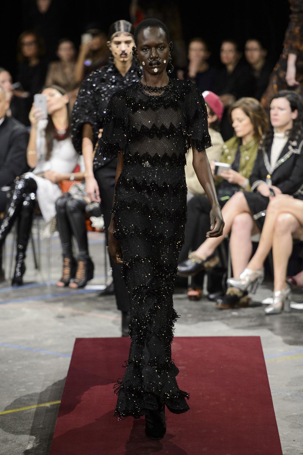 Défilé Givenchy Automne-hiver 2015-2016 Prêt-à-porter