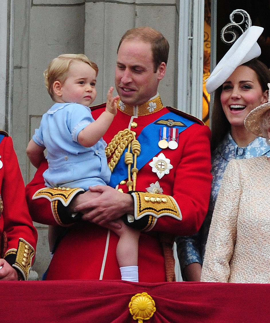 Le prince George affiche un sourire majestueux en une du "Times"