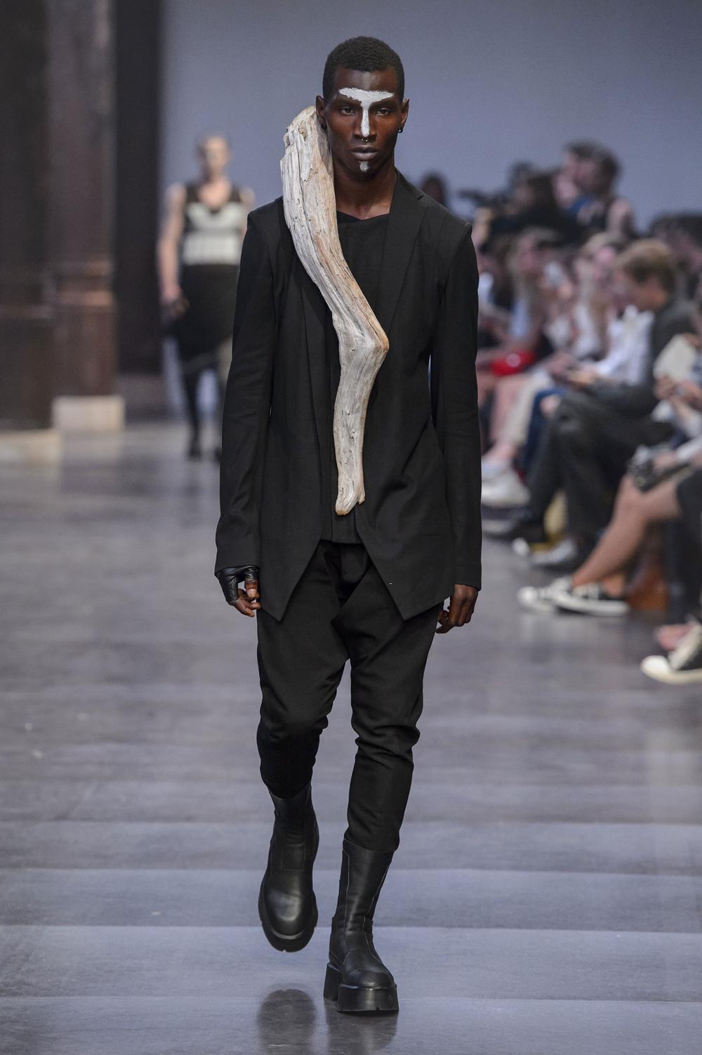 Défilé Julius Printemps-été 2016 Homme