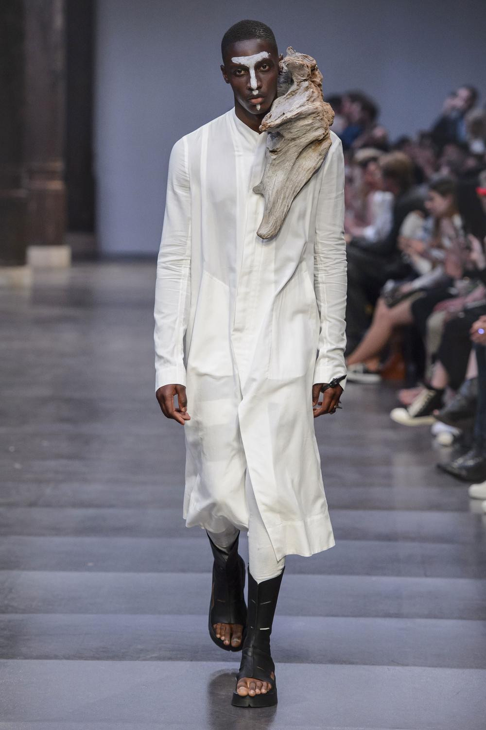 Défilé Julius Printemps-été 2016 Homme