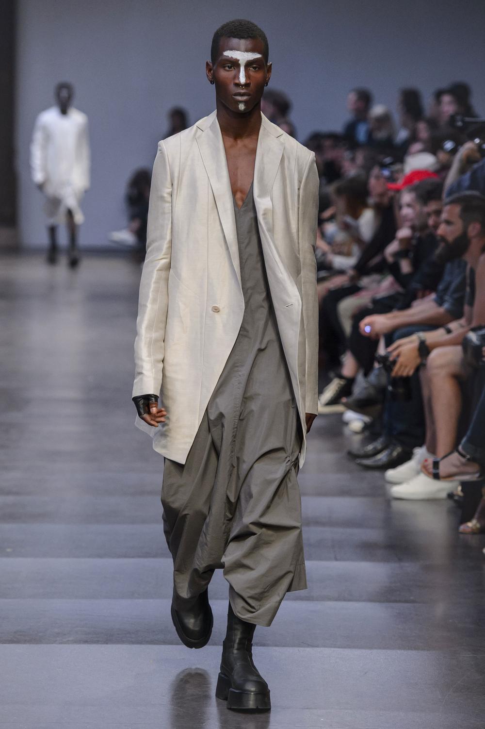 Défilé Julius Printemps-été 2016 Homme