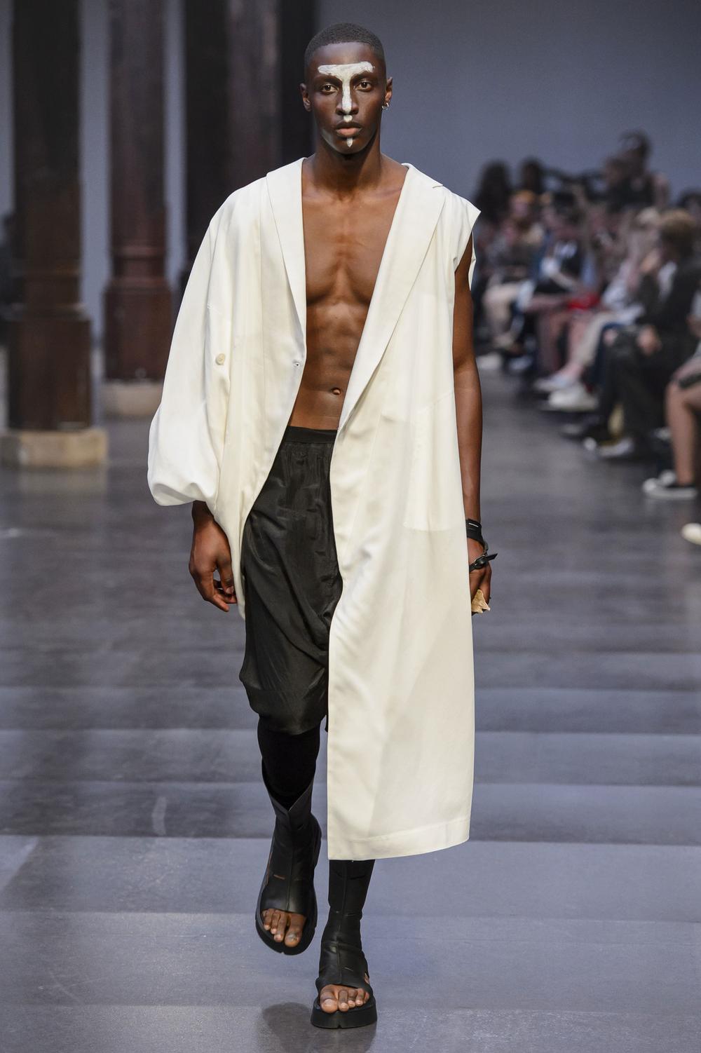 Défilé Julius Printemps-été 2016 Homme