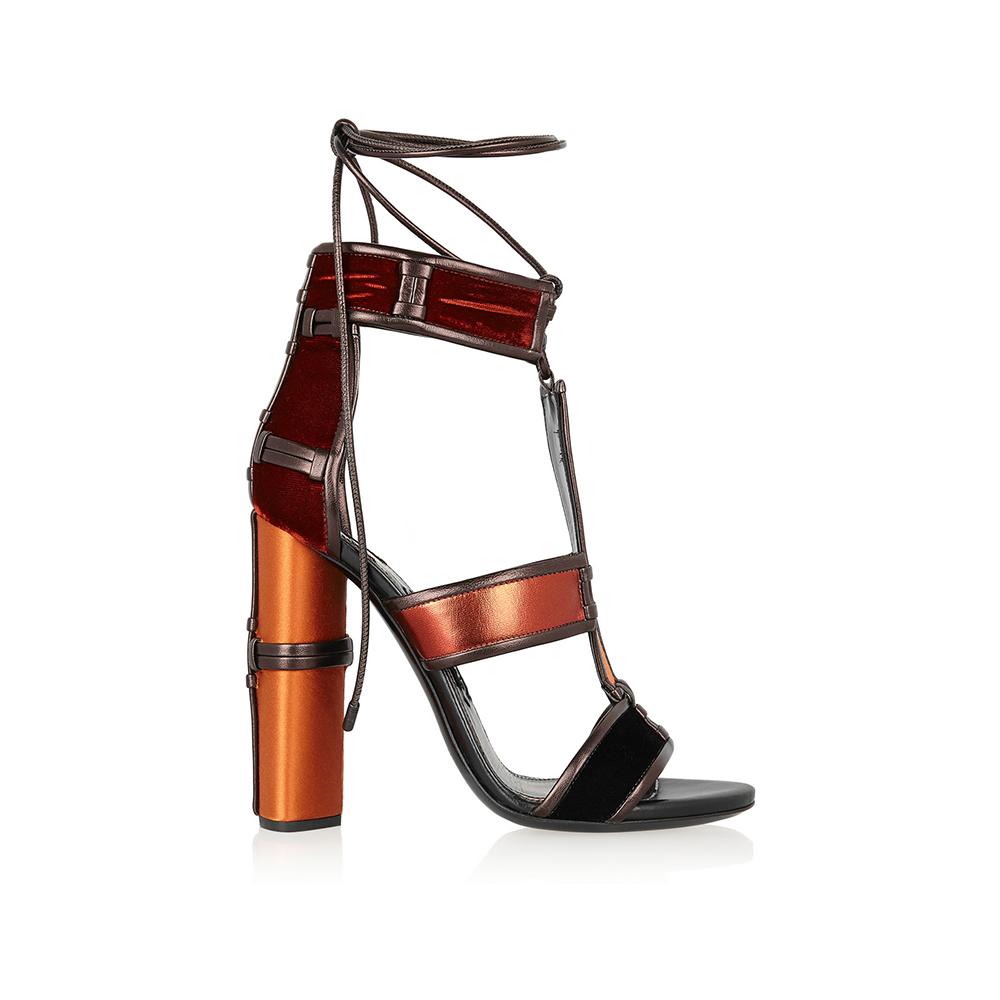 Le talon prend le large