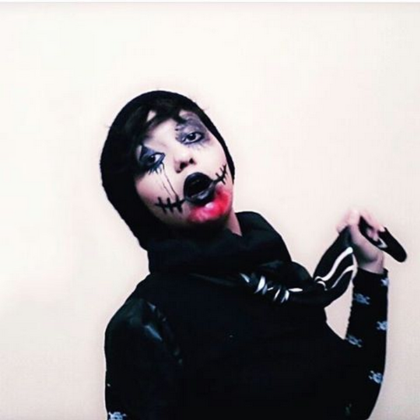 Sur Instagram, les punks iraniennes ôtent le voile