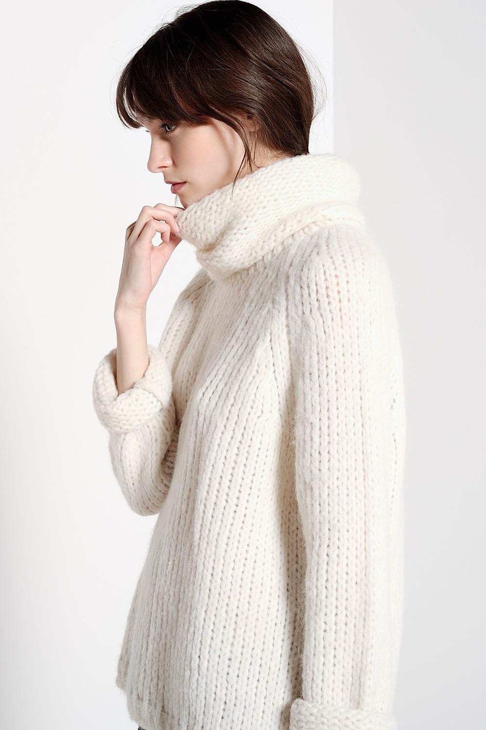 Comment bien porter le col roulé cet hiver