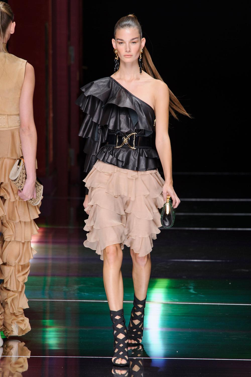 Défilé Balmain Printemps-été 2016 Prêt-à-porter