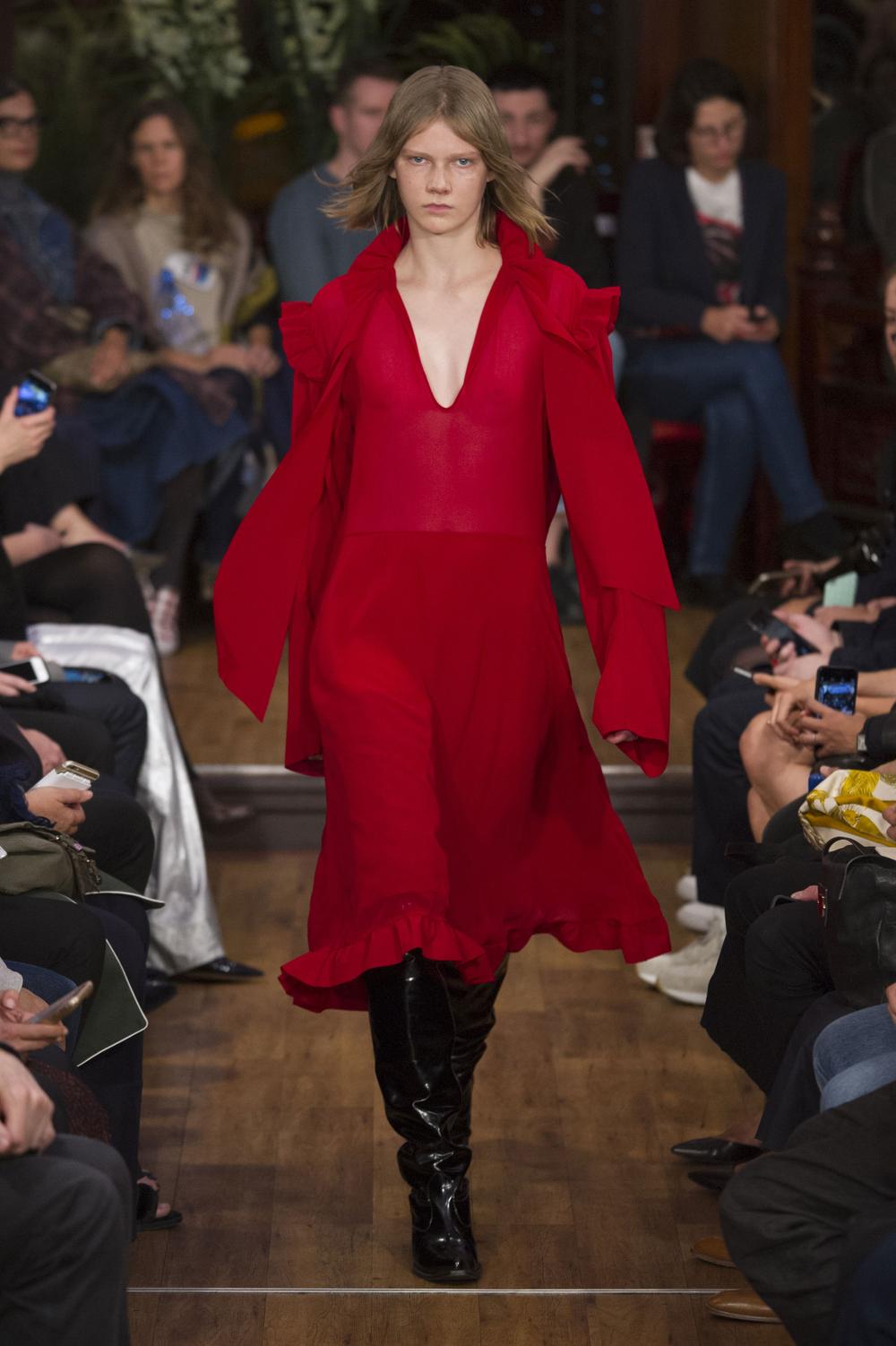 Défilé Vetements Printemps-été 2016 Prêt-à-porter