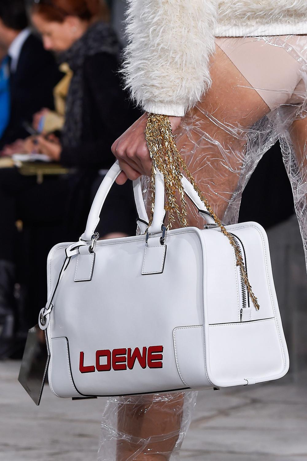 Défilé Loewe Printemps-été 2016 Prêt-à-porter