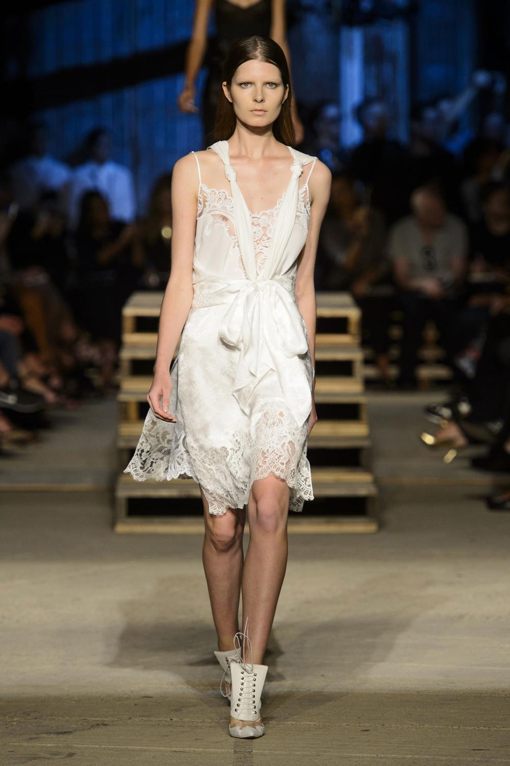 Fleurs, maxi-pantalons...Les tendances du printemps-été 2016