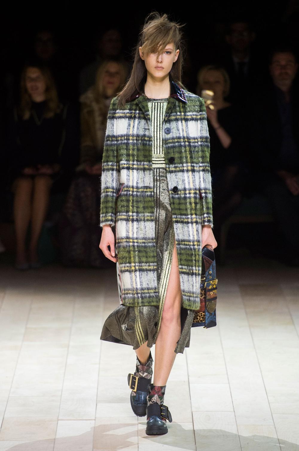 Défilé Burberry Automne-hiver 2016-2017 Prêt-à-porter