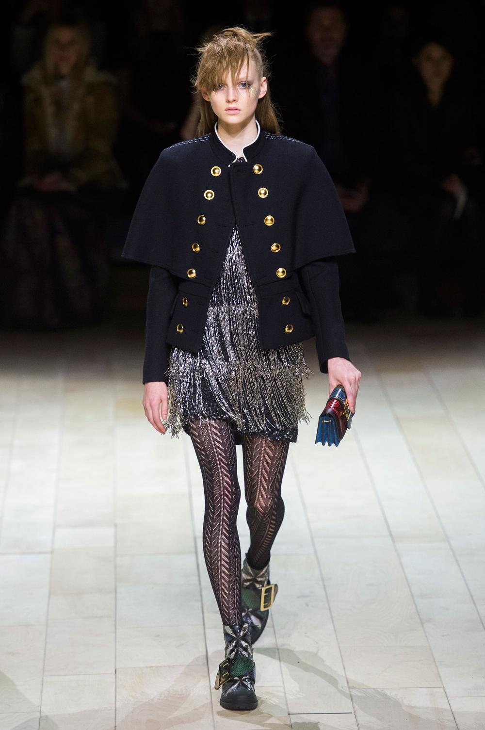 Défilé Burberry Automne-hiver 2016-2017 Prêt-à-porter