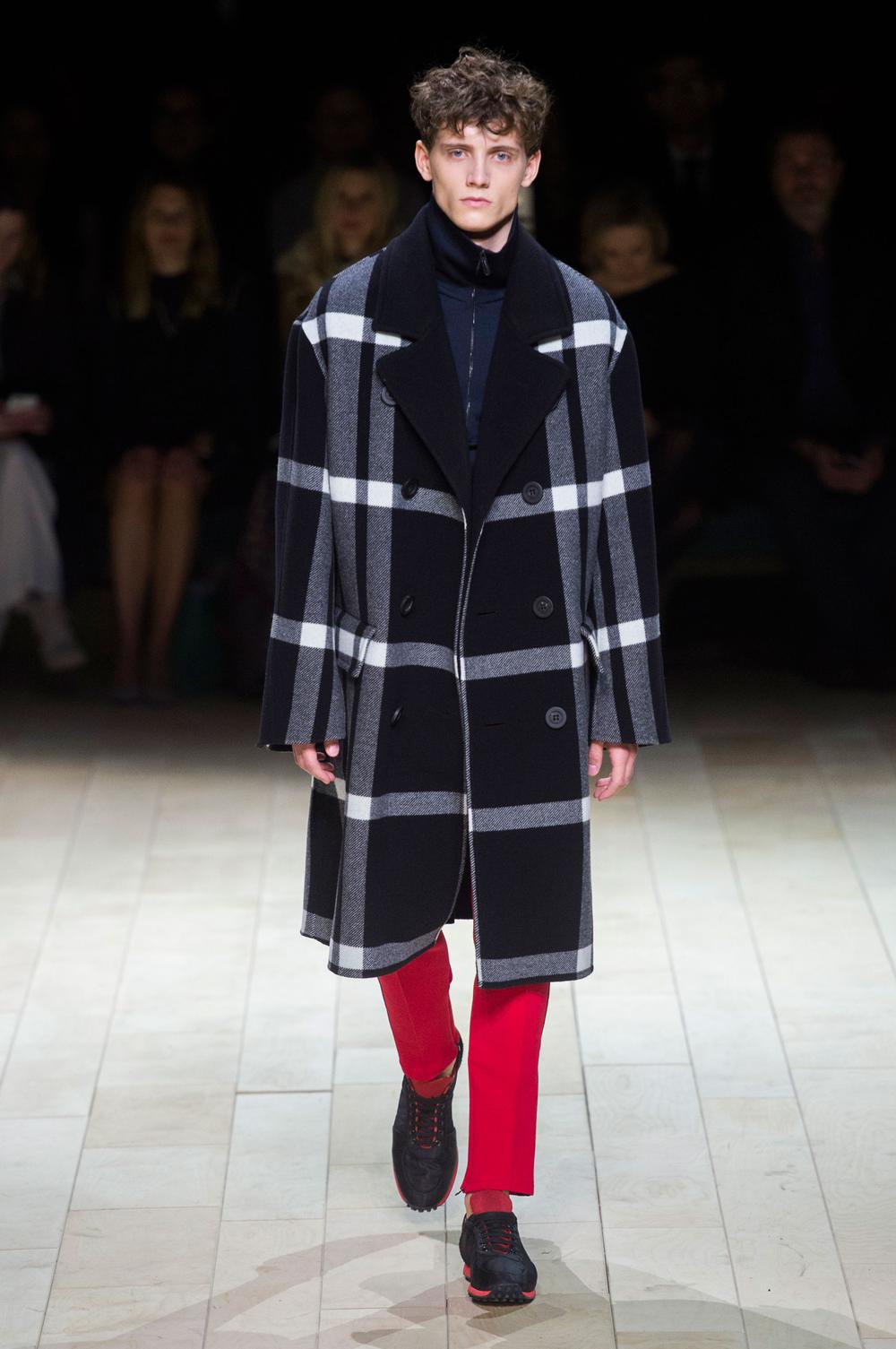 Défilé Burberry Automne-hiver 2016-2017 Prêt-à-porter