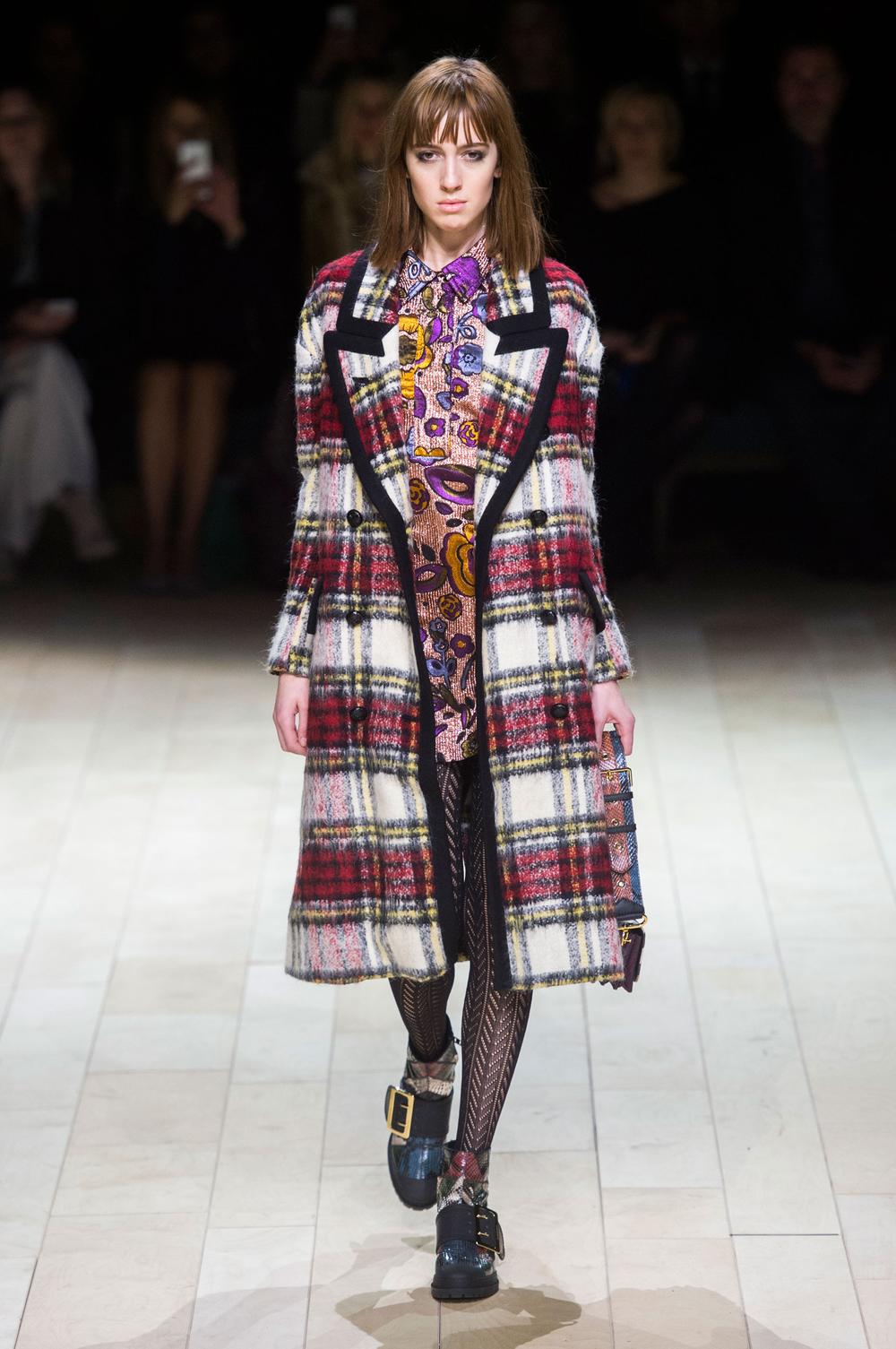 Défilé Burberry Automne-hiver 2016-2017 Prêt-à-porter