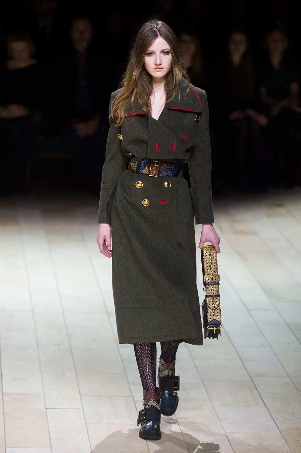 Défilé Burberry Automne-hiver 2016-2017 Prêt-à-porter