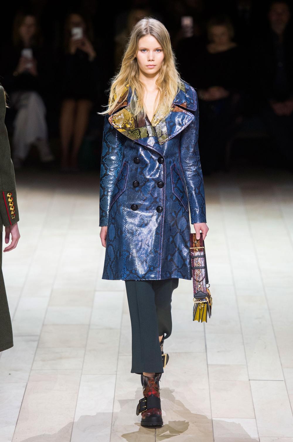 Défilé Burberry Automne-hiver 2016-2017 Prêt-à-porter