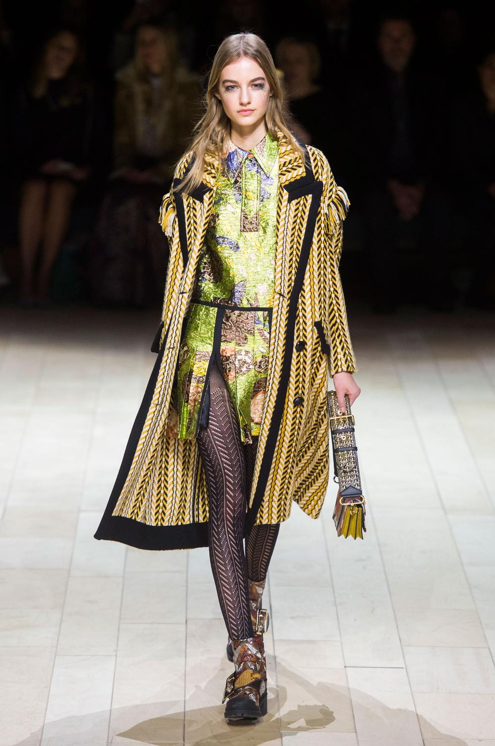 Défilé Burberry Automne-hiver 2016-2017 Prêt-à-porter