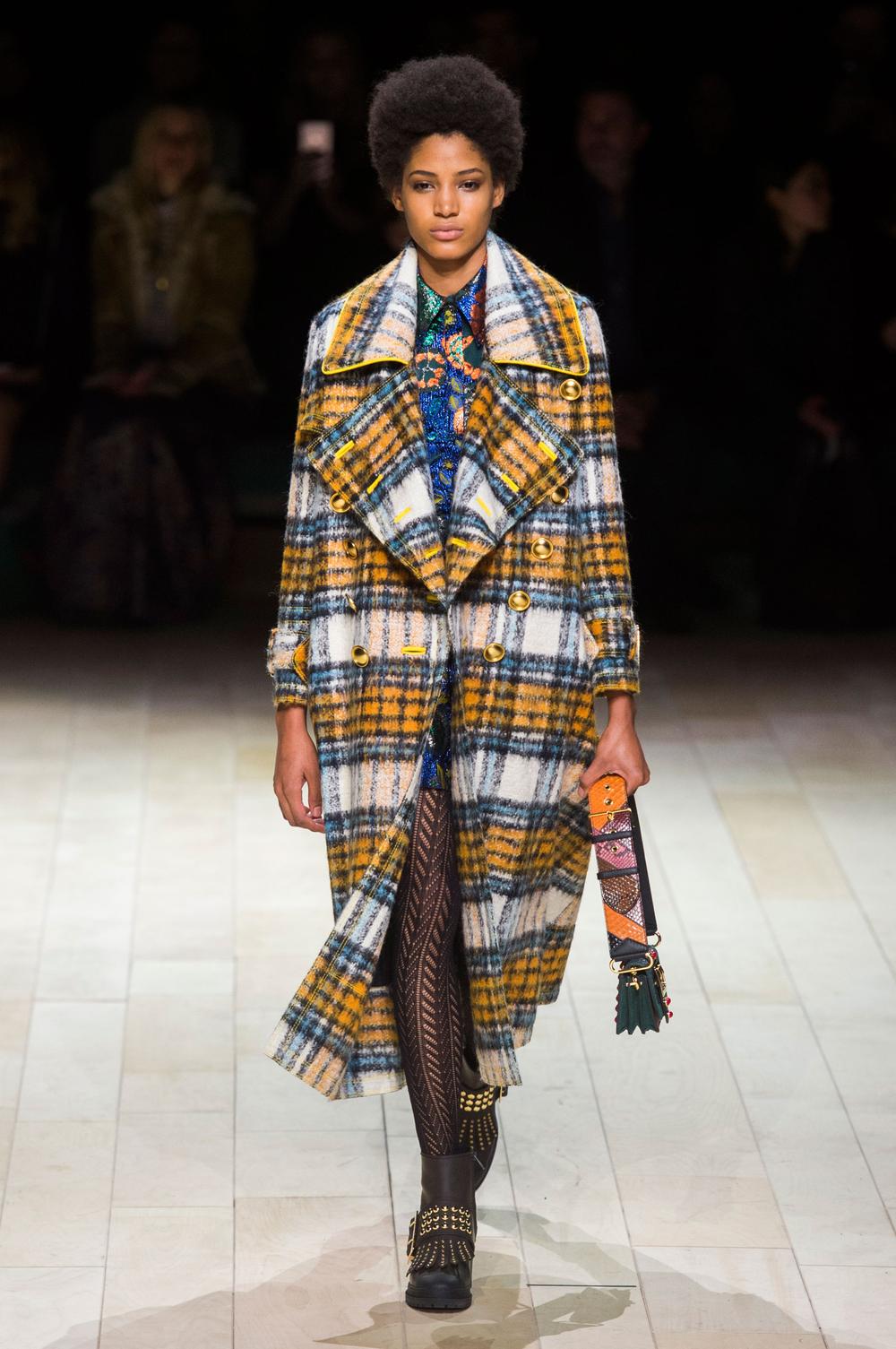 Défilé Burberry Automne-hiver 2016-2017 Prêt-à-porter