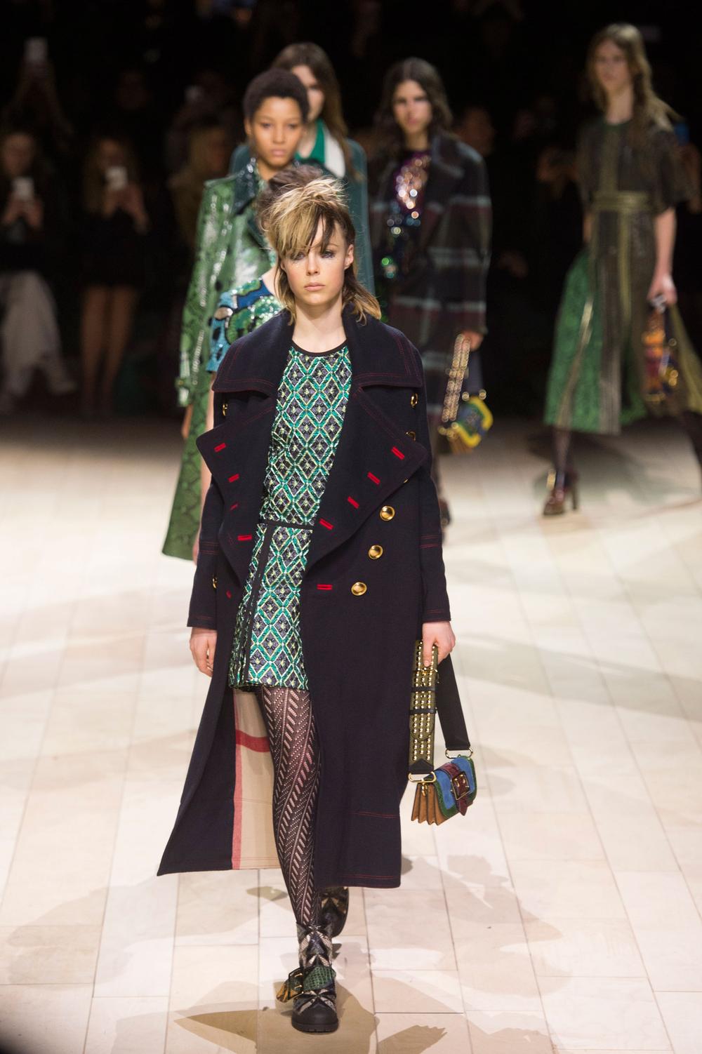 Défilé Burberry Automne-hiver 2016-2017 Prêt-à-porter