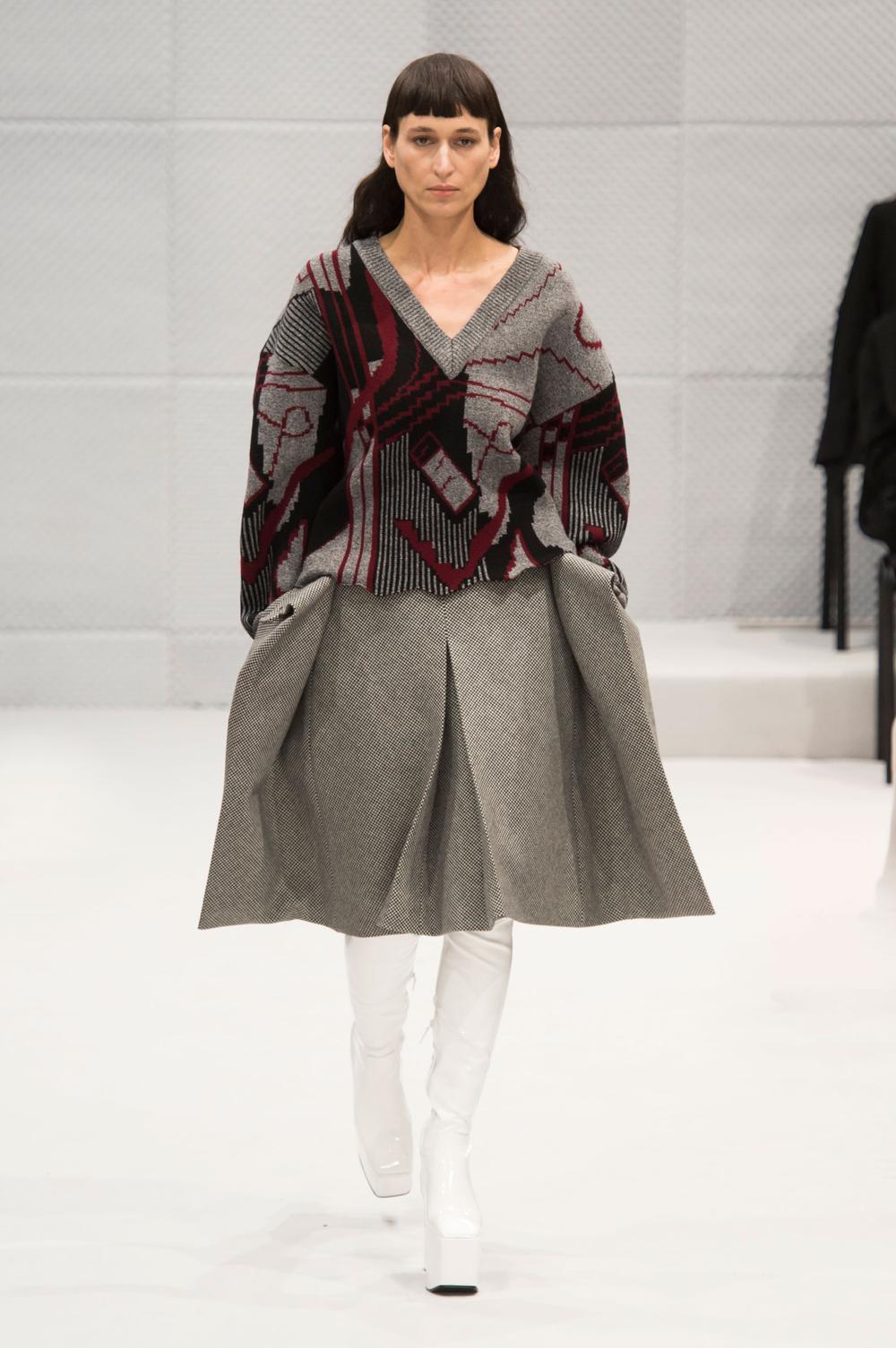 Défilé Balenciaga Automne-hiver 2016-2017 Prêt-à-porter