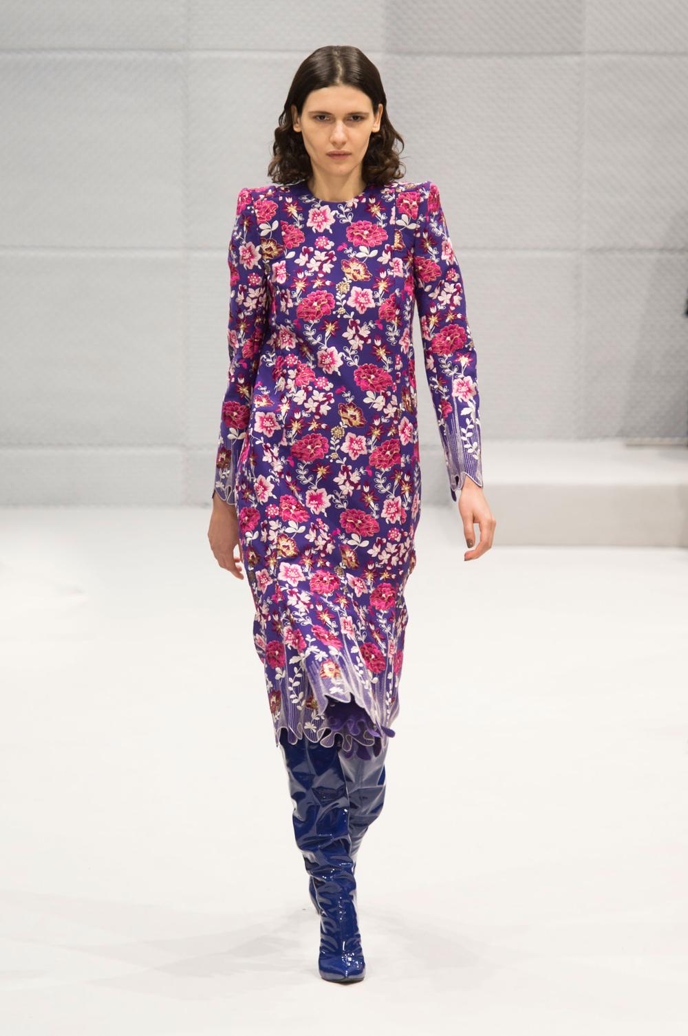 Défilé Balenciaga Automne-hiver 2016-2017 Prêt-à-porter