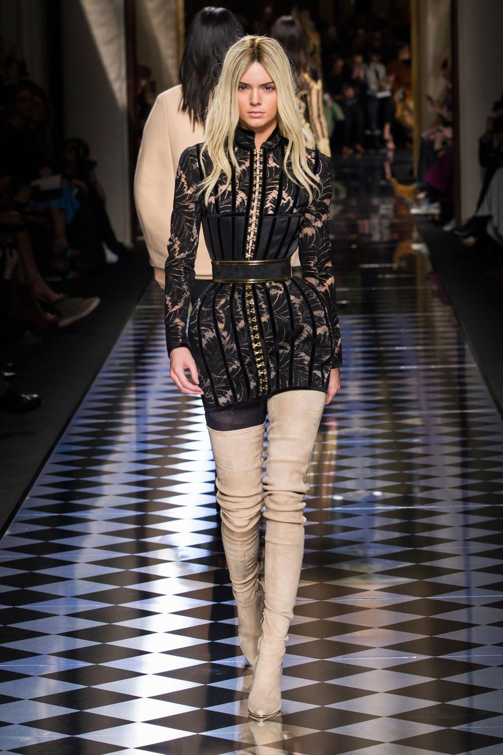 Défilé Balmain Automne-hiver 2016-2017 Prêt-à-porter