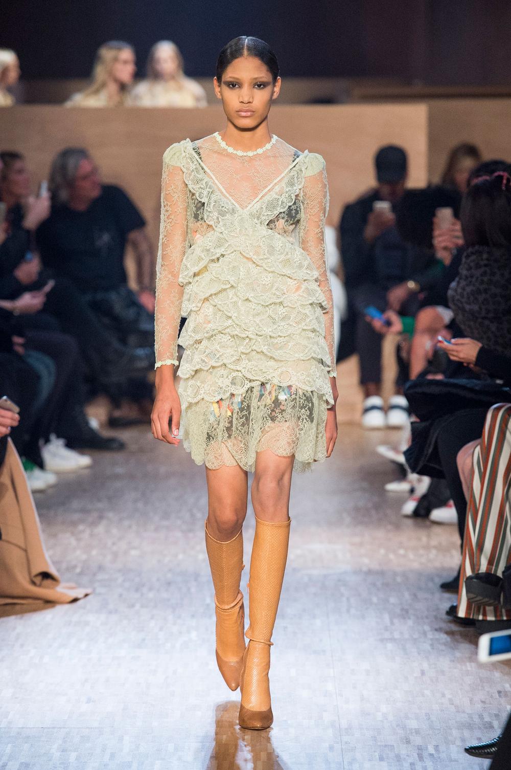 Défilé Givenchy Automne-hiver 2016-2017 Prêt-à-porter