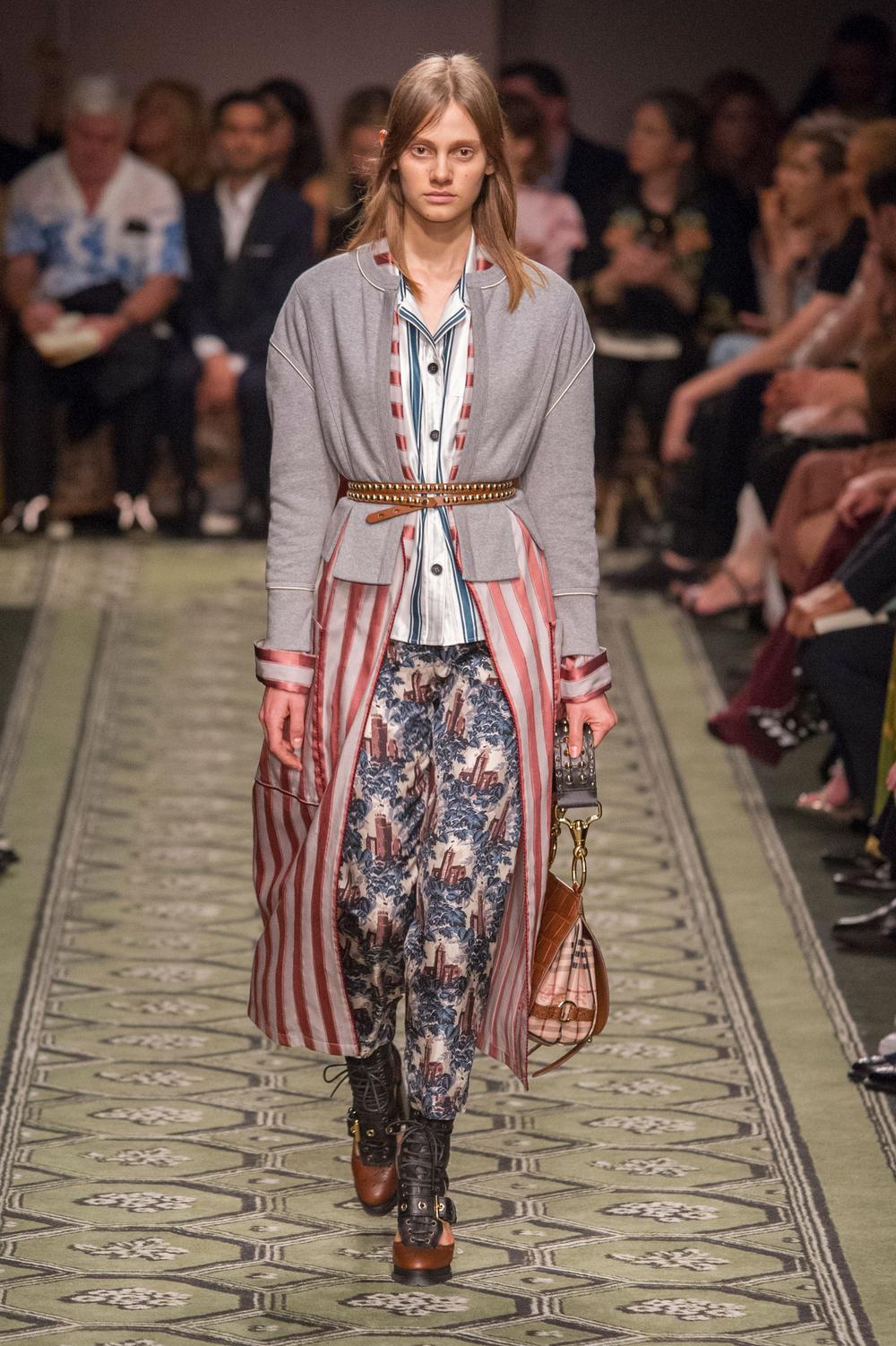 Défilé Burberry Automne 2016 Prêt-à-porter