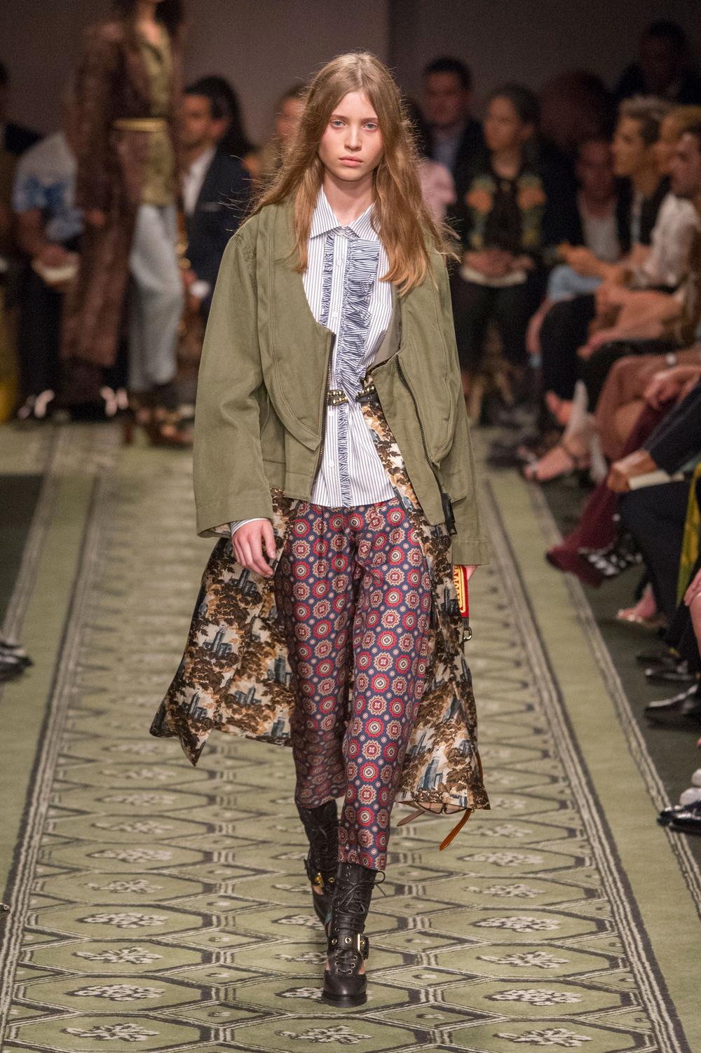 Défilé Burberry Automne 2016 Prêt-à-porter