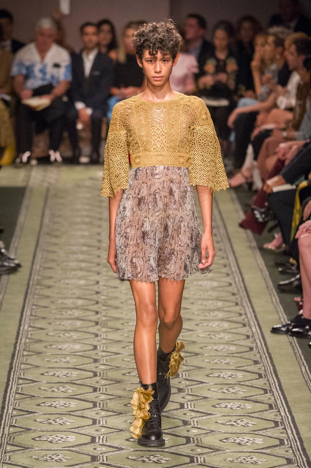 Défilé Burberry Automne 2016 Prêt-à-porter