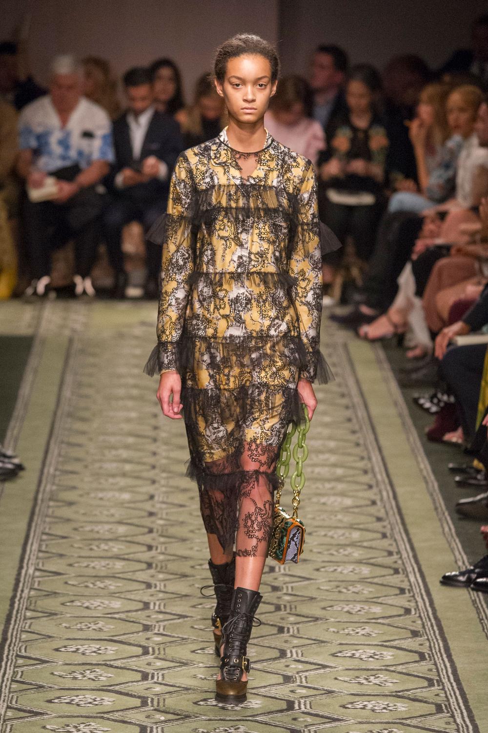 Défilé Burberry Automne 2016 Prêt-à-porter