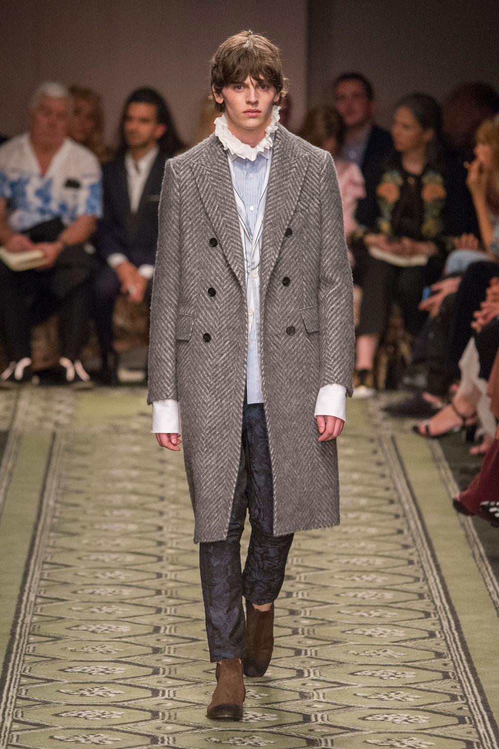 Défilé Burberry Automne 2016 Prêt-à-porter