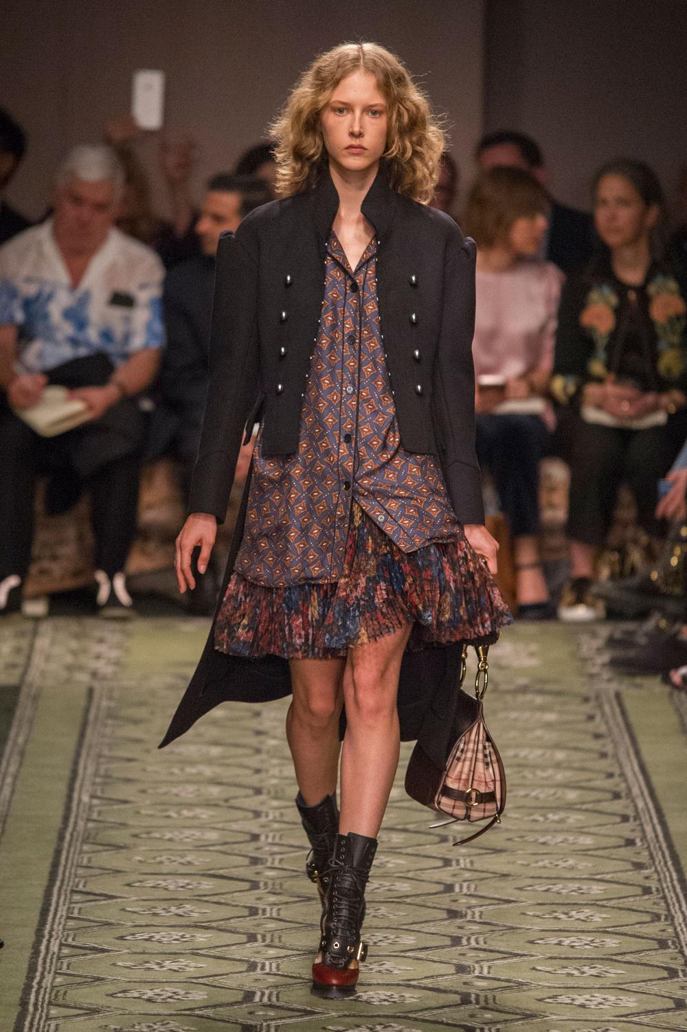 Défilé Burberry Automne 2016 Prêt-à-porter