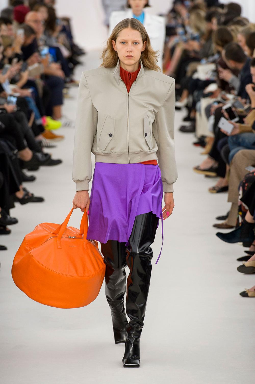 Défilé Balenciaga Printemps-été 2017 Prêt-à-porter