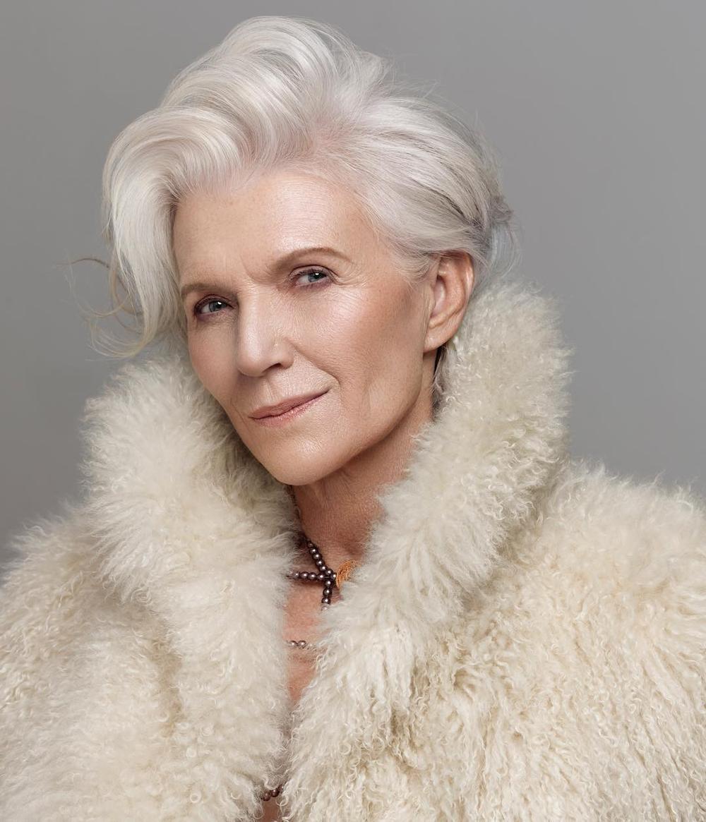 Qui est Maye Musk, mannequin dont la carrière explose enfin à 68 ans