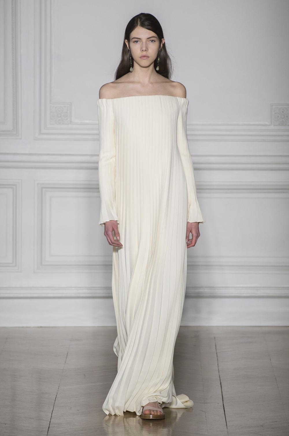 Les couleurs s'imposent avec force sur les défilés haute couture