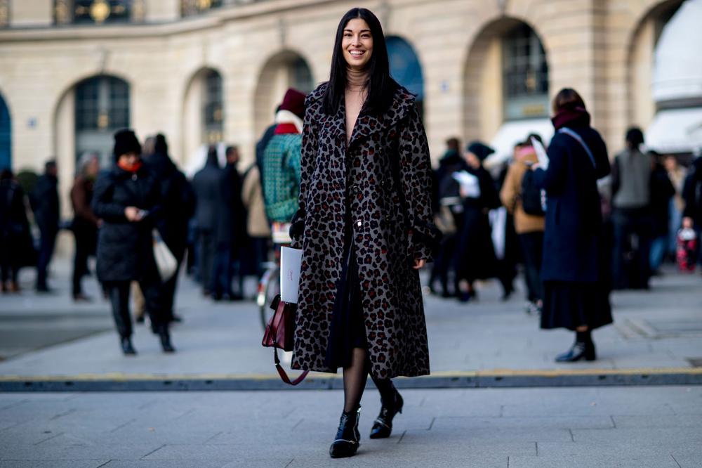 Street style : les plus beaux looks repérés au défilé Dior