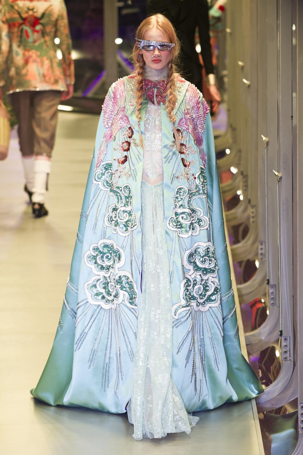 Le vestiaire excentrique de Gucci ouvre la semaine du prêt-à-porter de ...