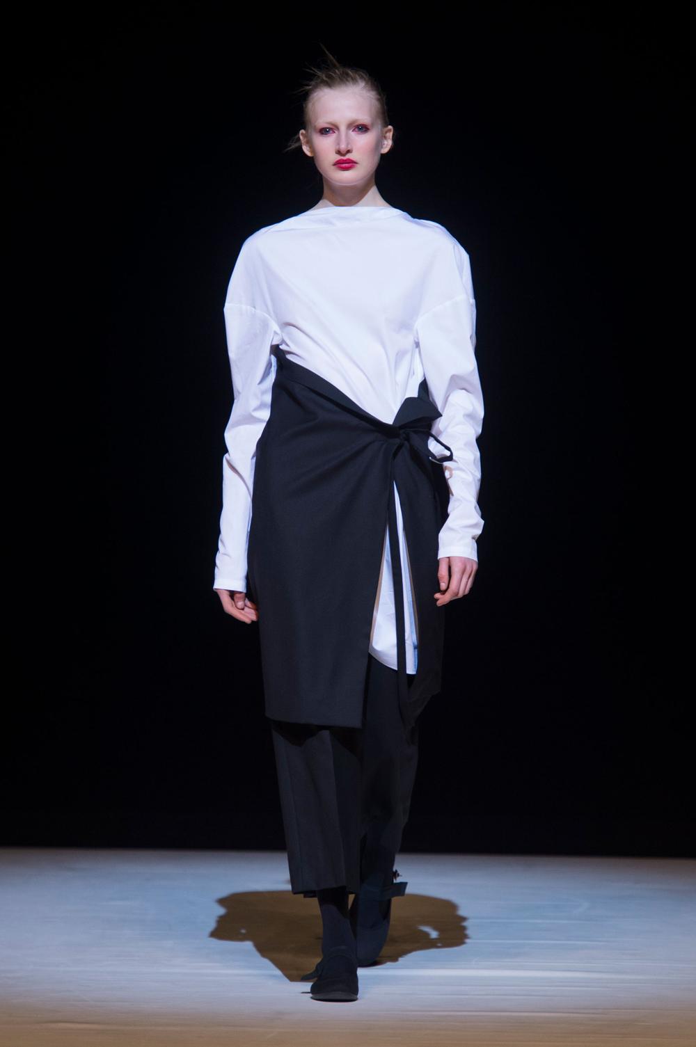 Défilé Hussein Chalayan Automne-hiver 2017-2018 Prêt-à-porter