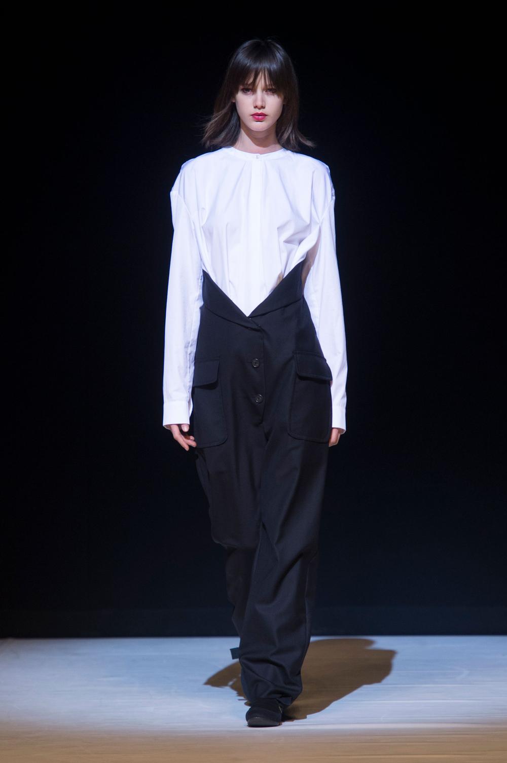 Défilé Hussein Chalayan Automne-hiver 2017-2018 Prêt-à-porter