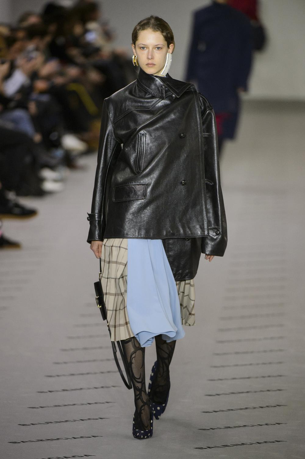 Balenciaga, Céline, Yohji Yamamoto... Les défilés parisiens sous le ...