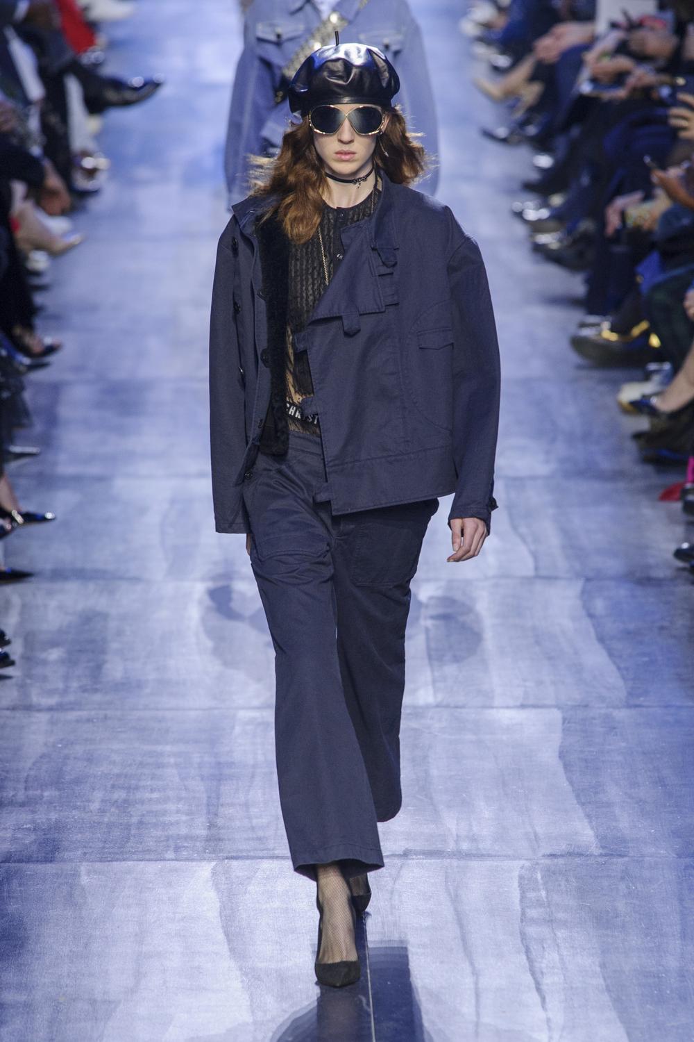 Défilé Dior automne-hiver 2017-2018 : symphonie en bleu
